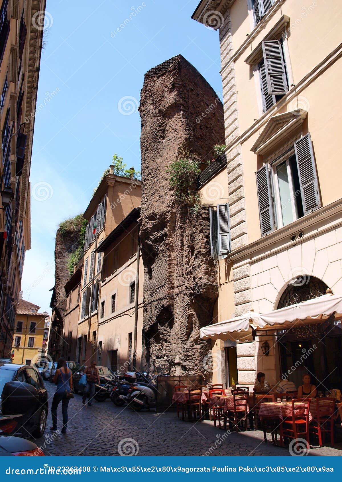 Calles de Roma, Italia foto de archivo editorial. Imagen de moderno ...