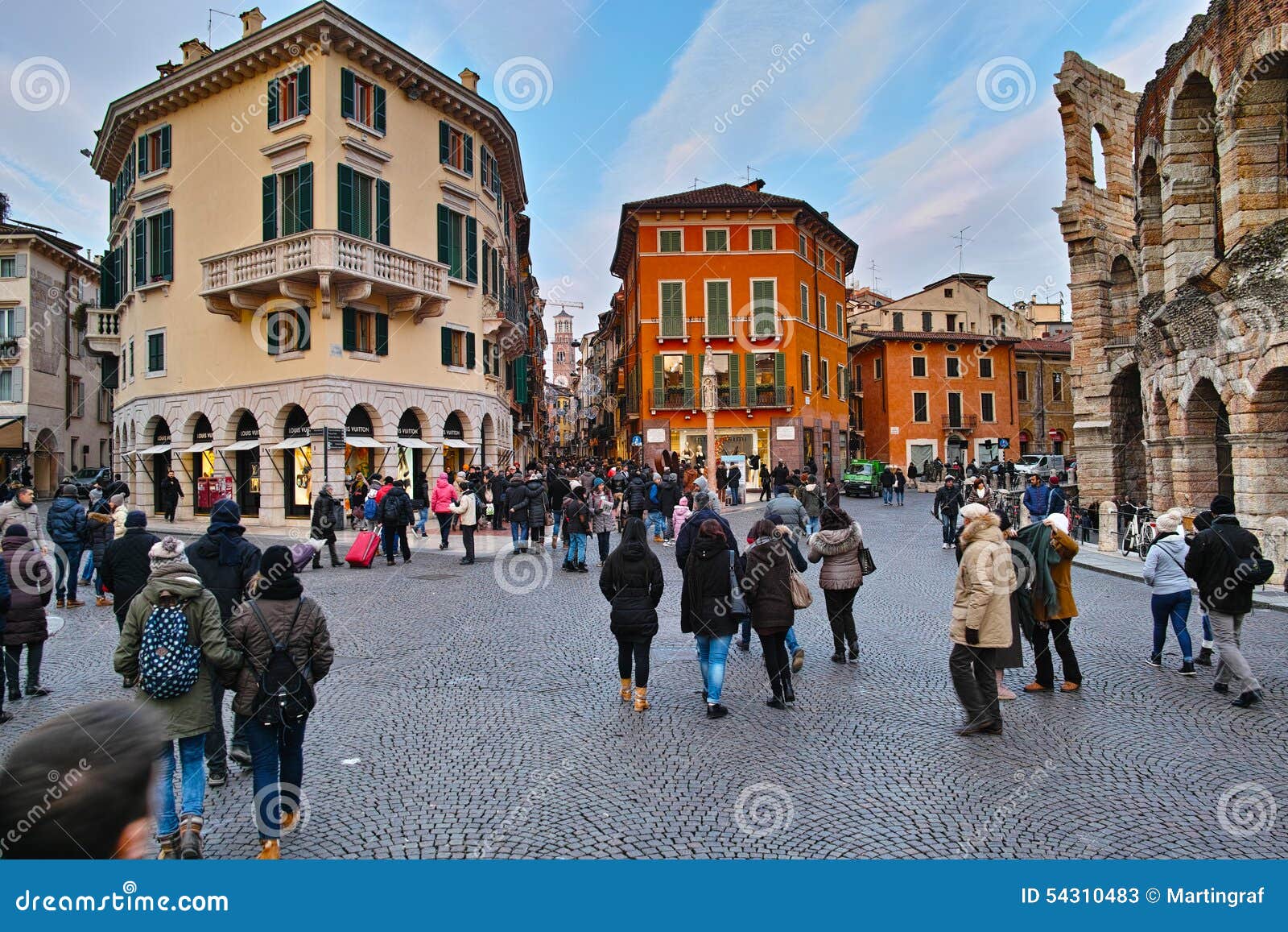 Calles De Verona En Las Vacaciones Foto de archivo editorial - Imagen ...