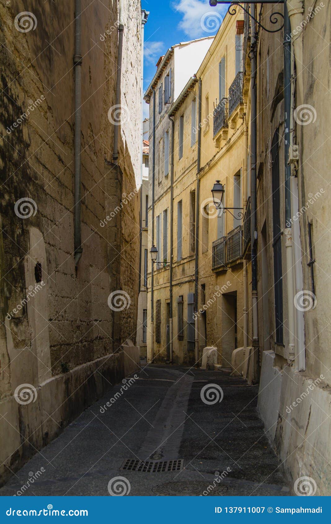 Calles Europeas Hermosas De Francia Imagen de archivo - Imagen de cara ...