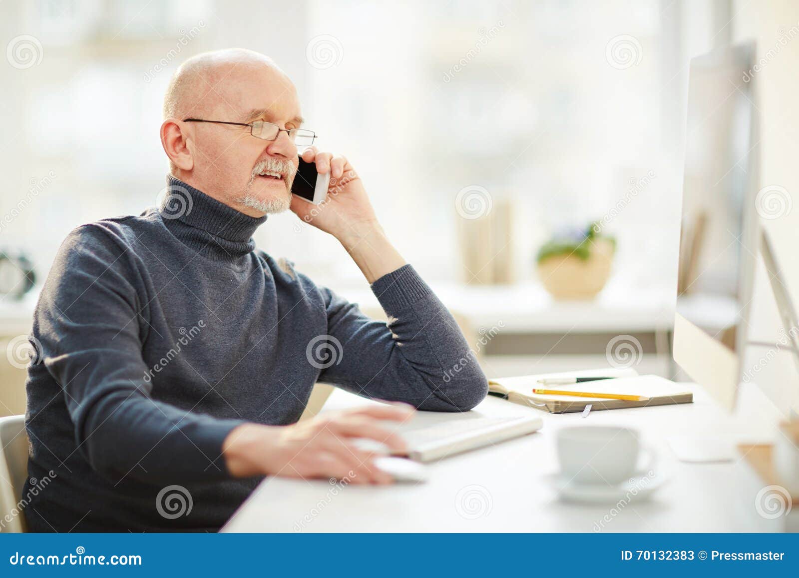 Calling in Front of Computer Stock Image - Image of caucasian, mobility ...