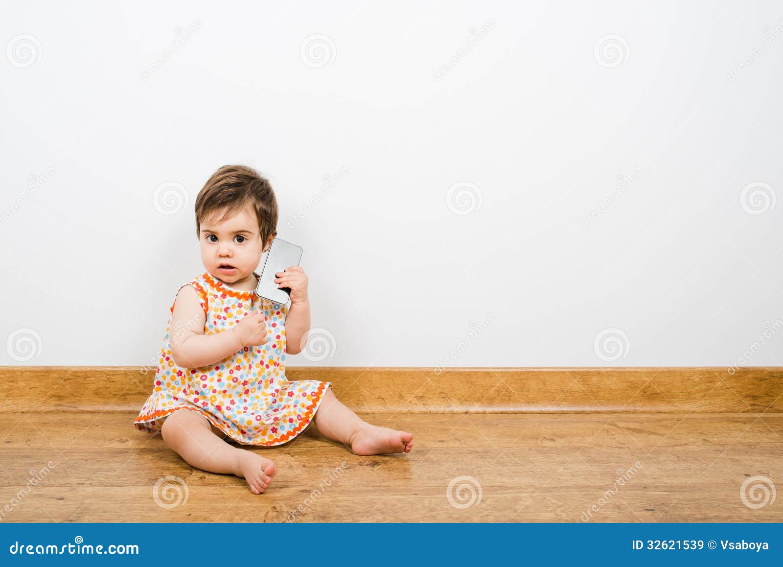 Calling mom stock image. Image of little, caucasian, child - 32621539