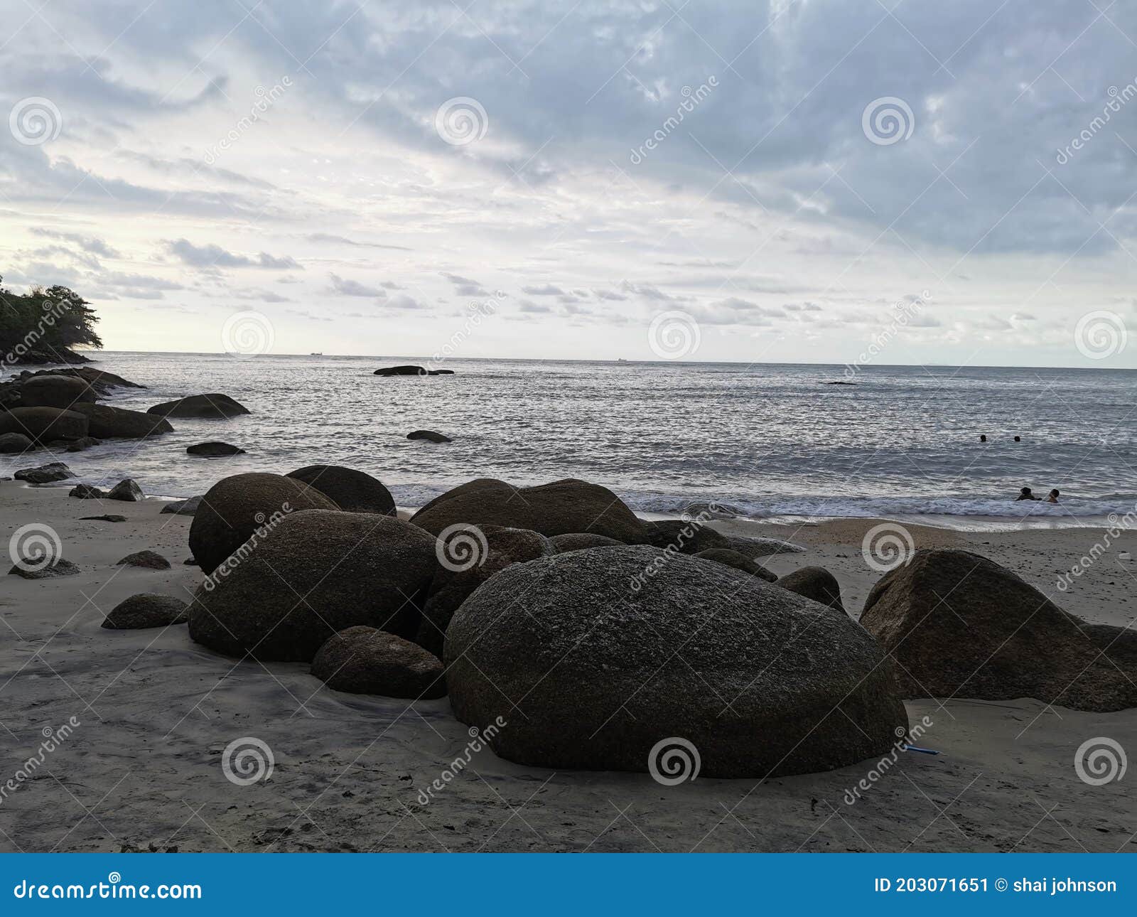 Calming sea breeze stock image. Image of water, cliff - 203071651