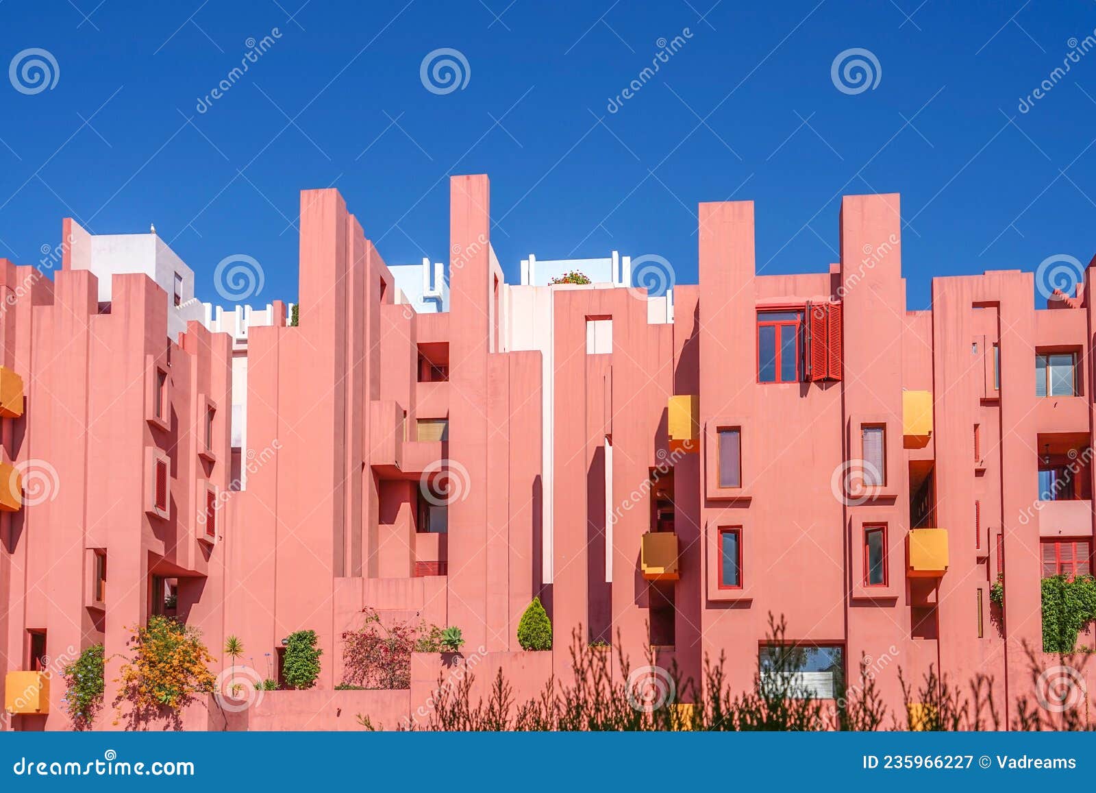 Calp Spanje 17 Juni 2019 : La Muralla Roja Bouwt Rode Muur in Calp ...