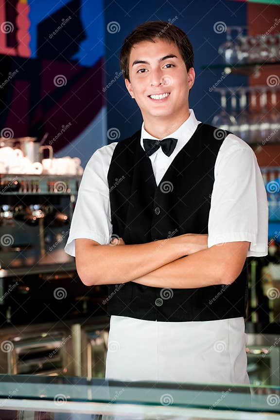 Camarero joven imagen de archivo. Imagen de hermoso, contador - 11309647