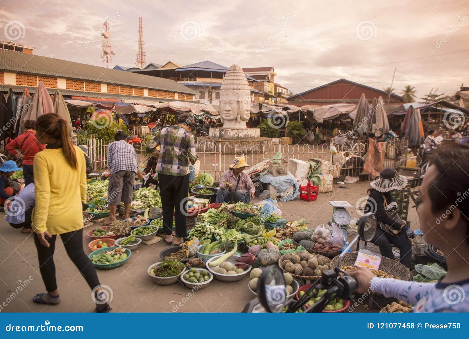 CAMBODIA KAMPONG THOM MARKET SQUARE Editorial Stock Photo - Image of ...