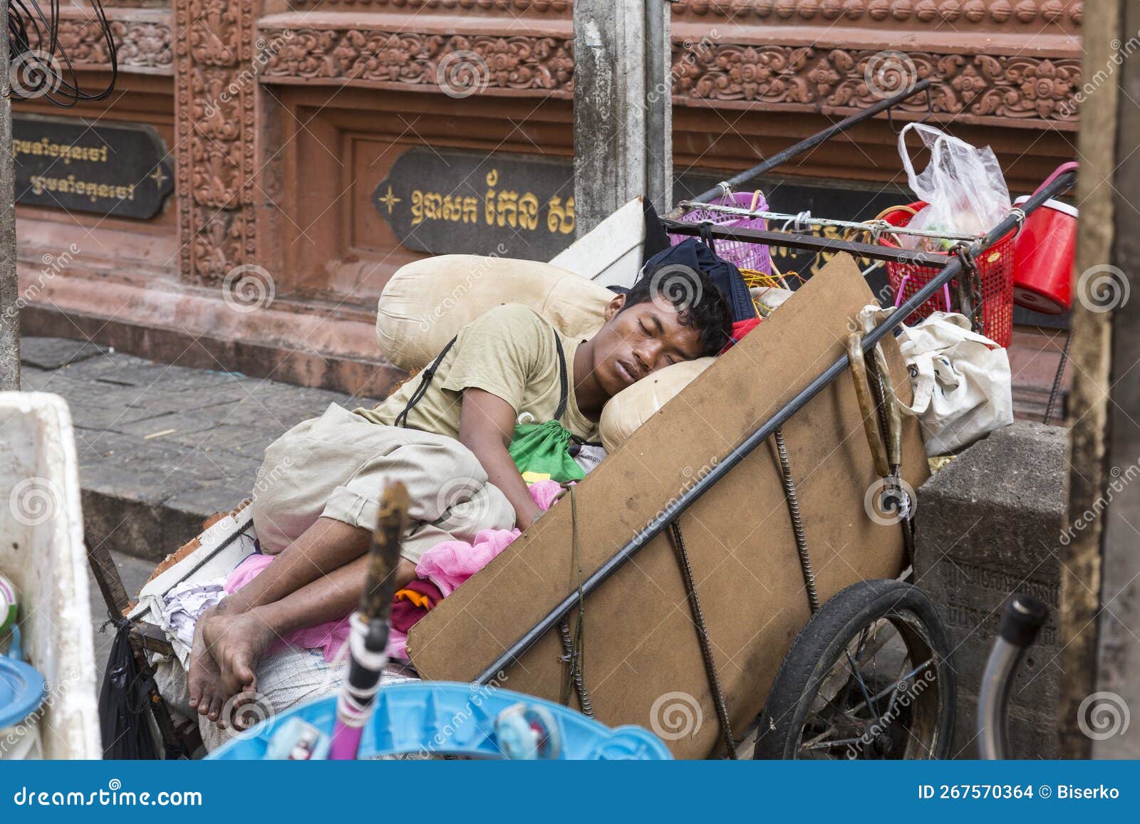 Cambodian Worker after the Work Editorial Stock Image - Image of worker ...