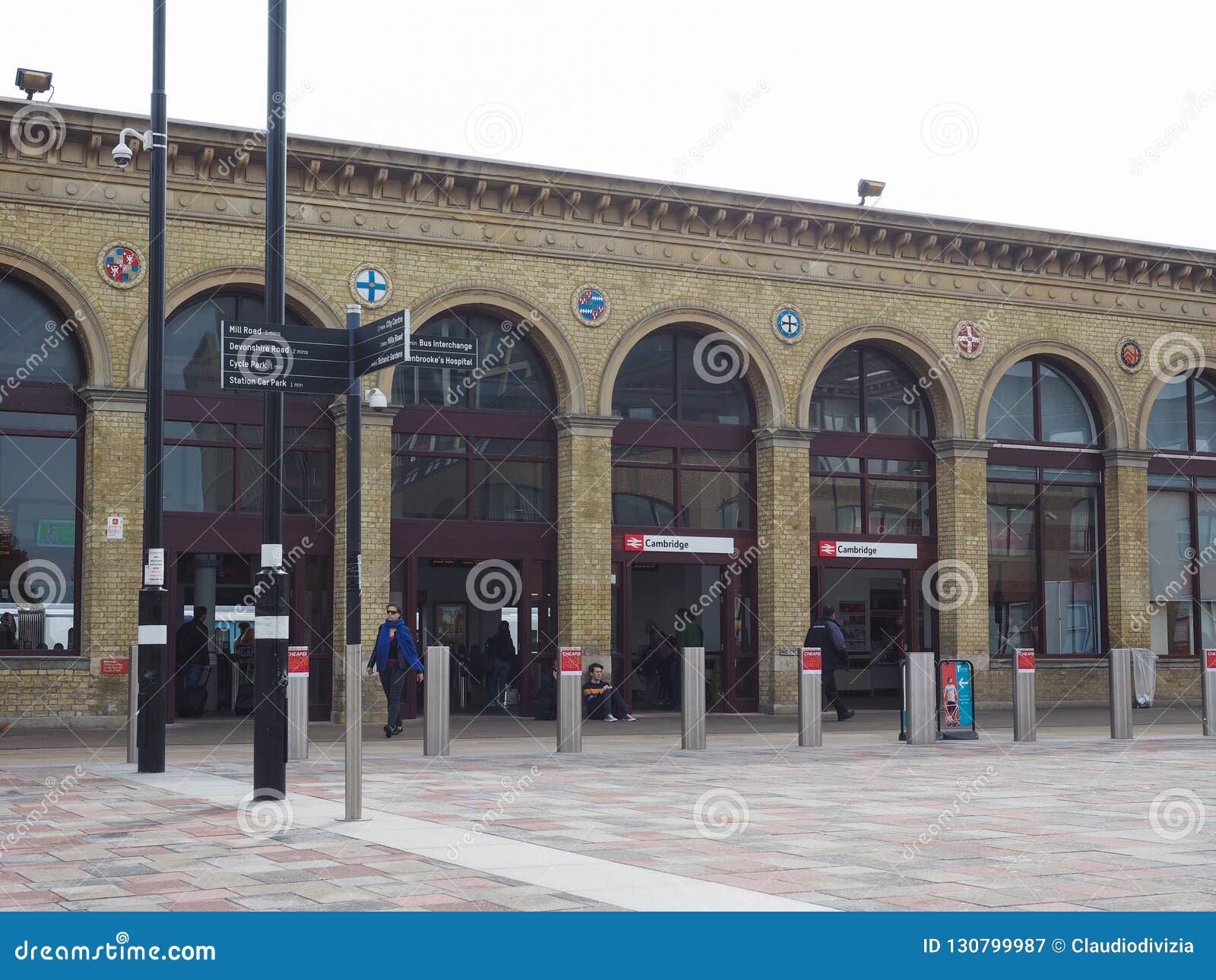 Cambridge railway station editorial photography. Image of editorial ...