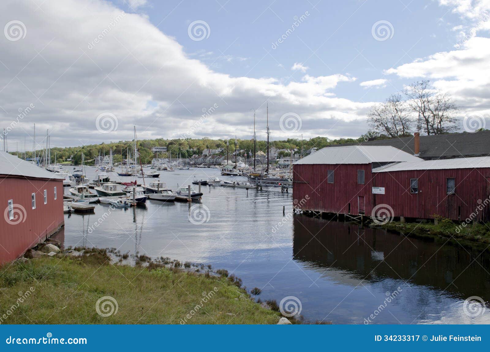 Camden Harbor editorial photography. Image of port, boathouses - 34233317