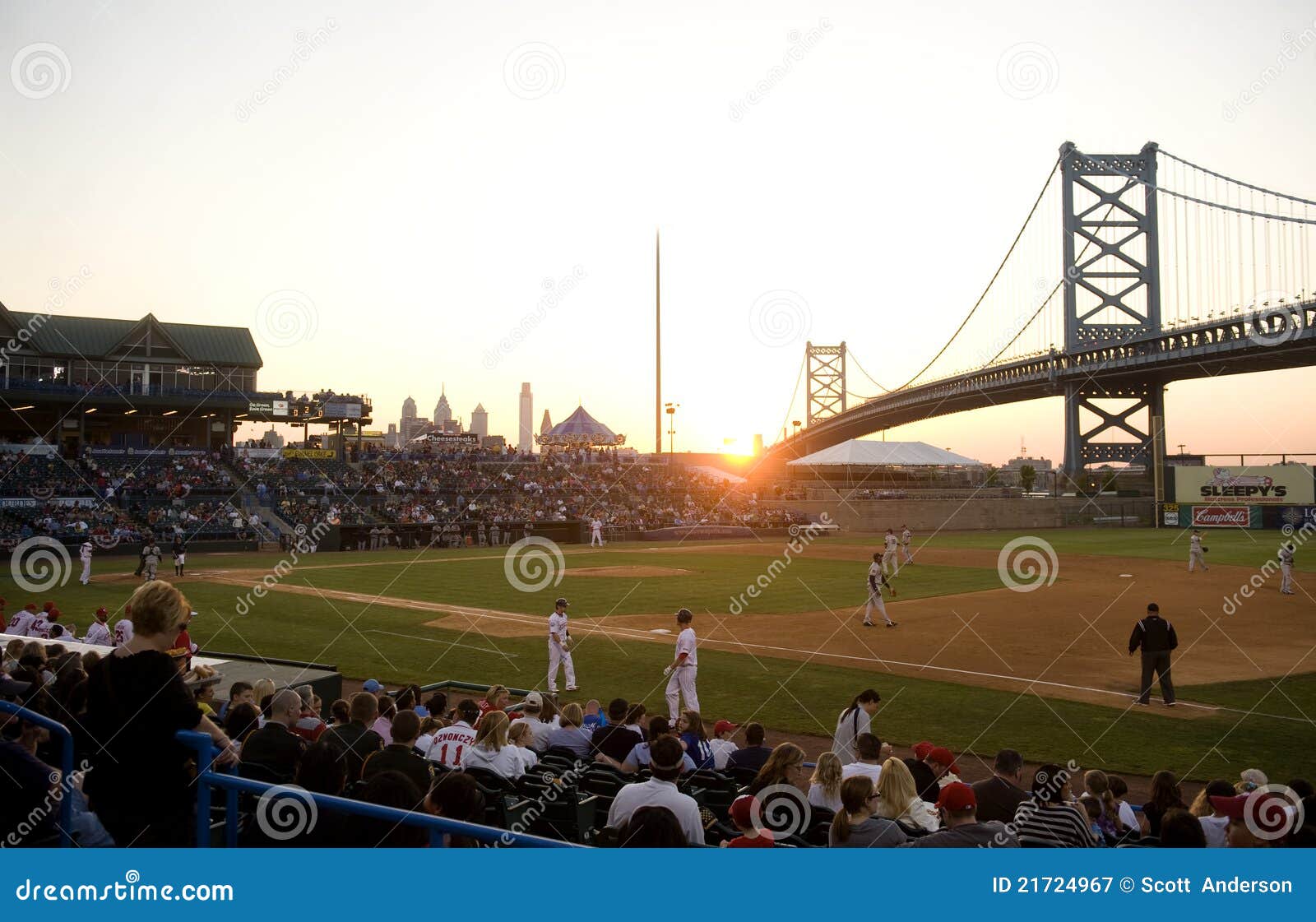 Camden Riversharks editorial photography. Image of crabs - 21724967