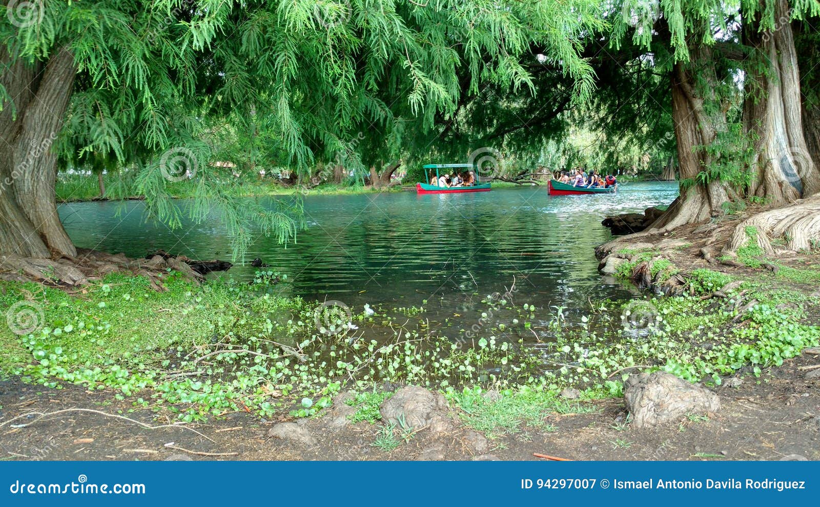 Camecuaro lake editorial photography. Image of beautiful - 94297007