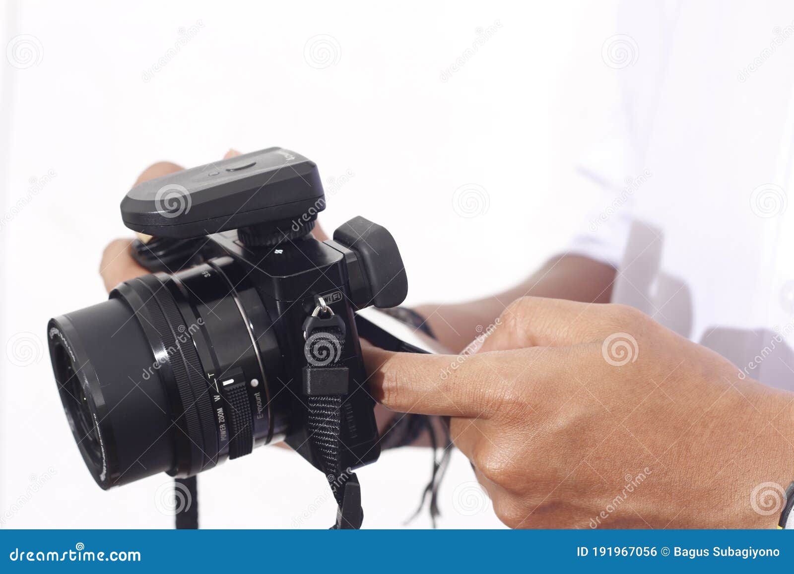 Hands on camera review editorial photo. Image of dslr - 191967056