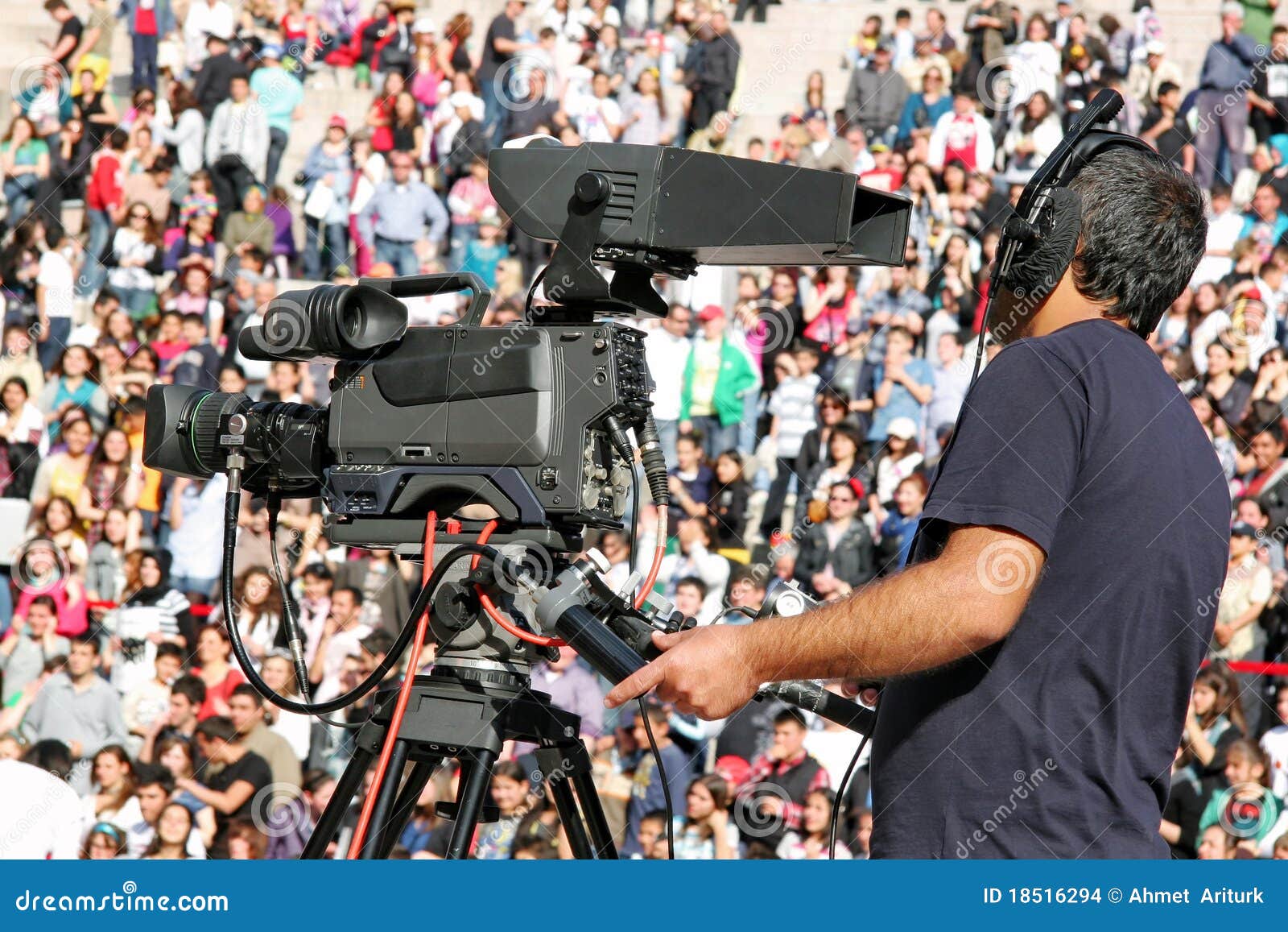 Cameraman on record editorial stock image. Image of match - 18516294