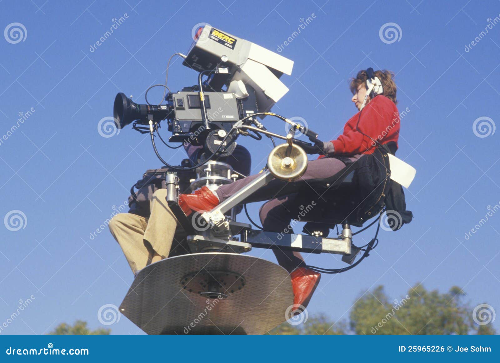 Cameraploeg redactionele foto. Image of één, cinematograaf - 25965226