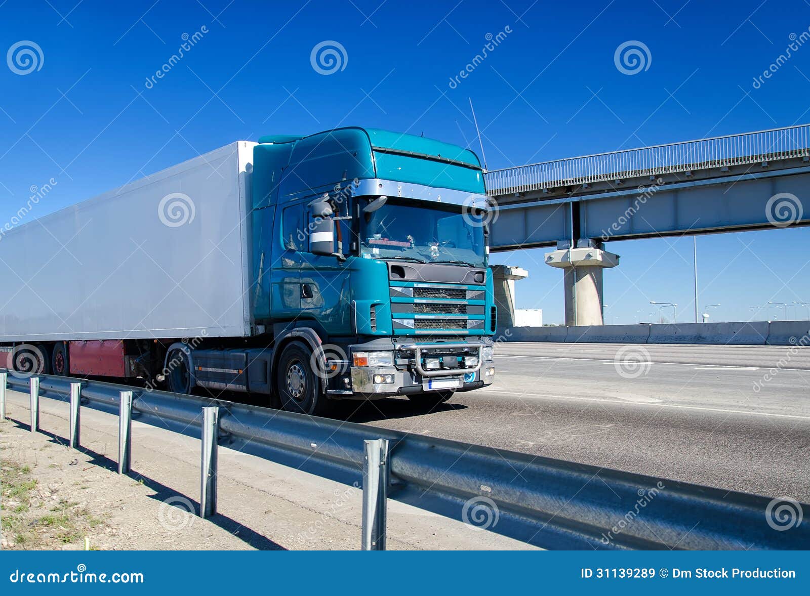 Camión azul imagen de archivo. Imagen de acoplado, carga - 31139289