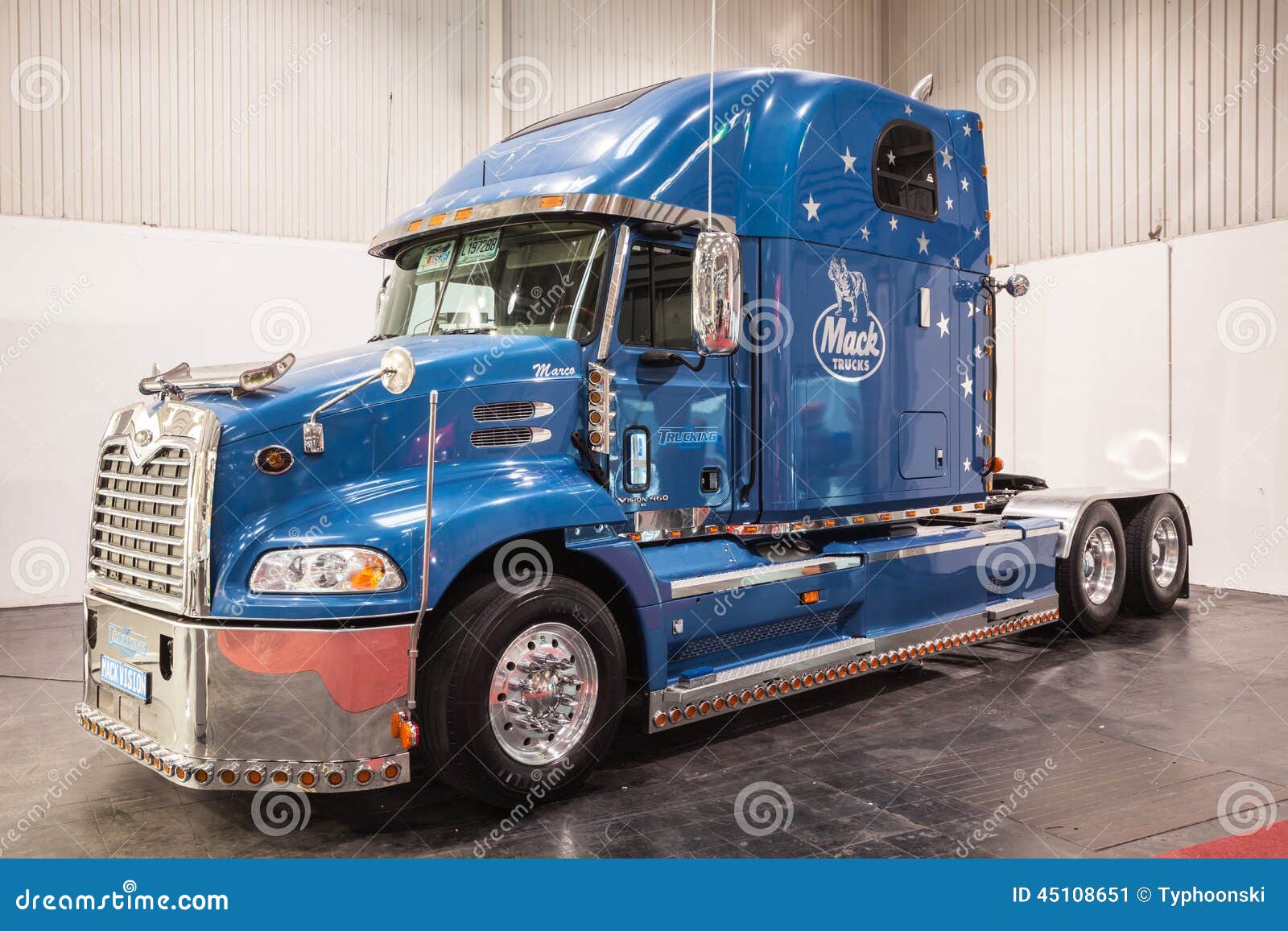 Camión de Mack Vision 460 foto editorial. Imagen de occidental - 45108651