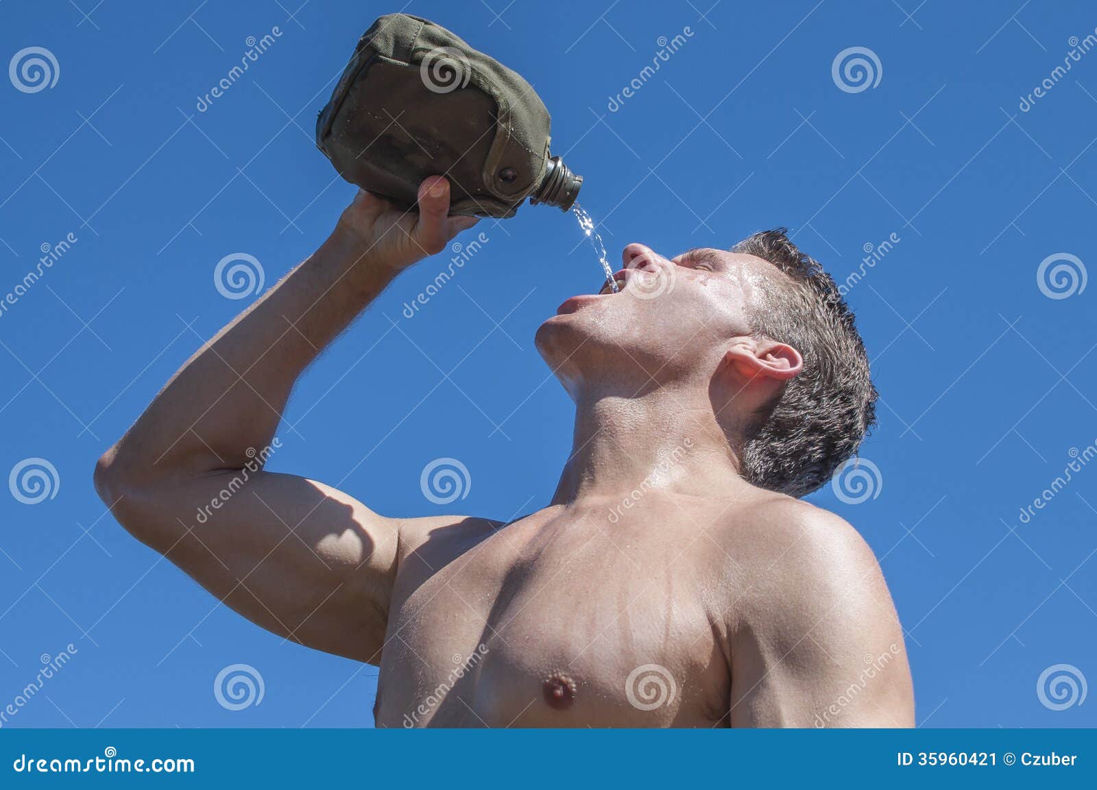 Caminante sediento imagen de archivo. Imagen de claro - 35960421