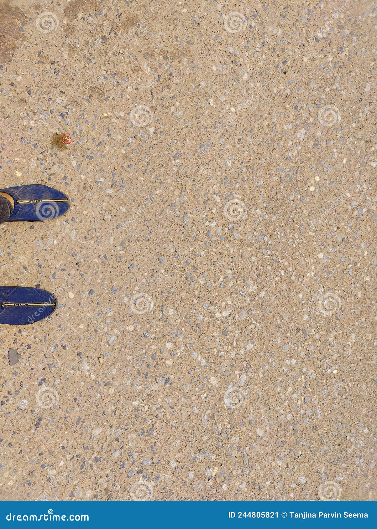 Camino De Cemento De Roca. Pared Gris Imagen de archivo - Imagen de ...