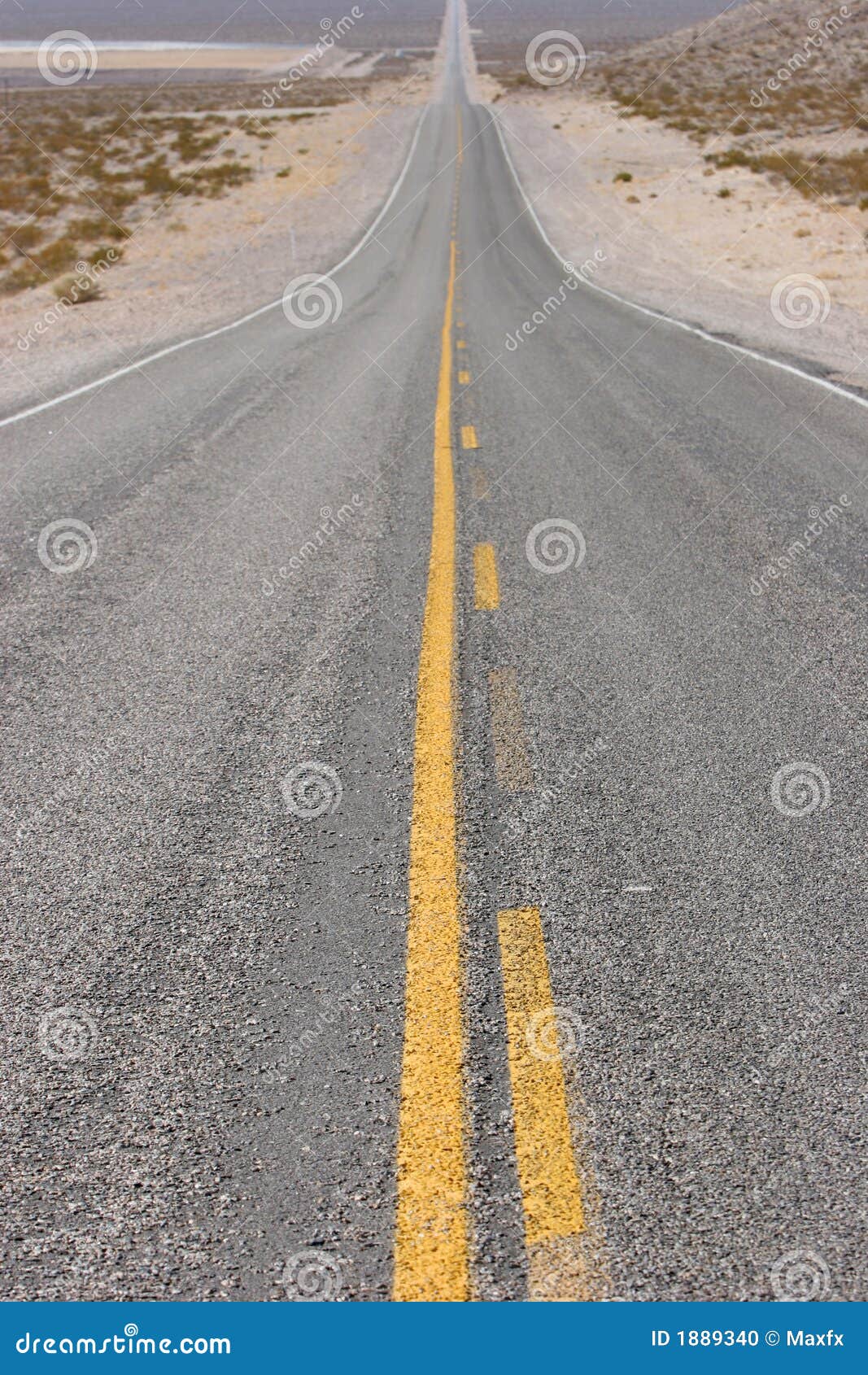 Camino Recto Largo Del Desierto Foto de archivo - Imagen de publicidad ...