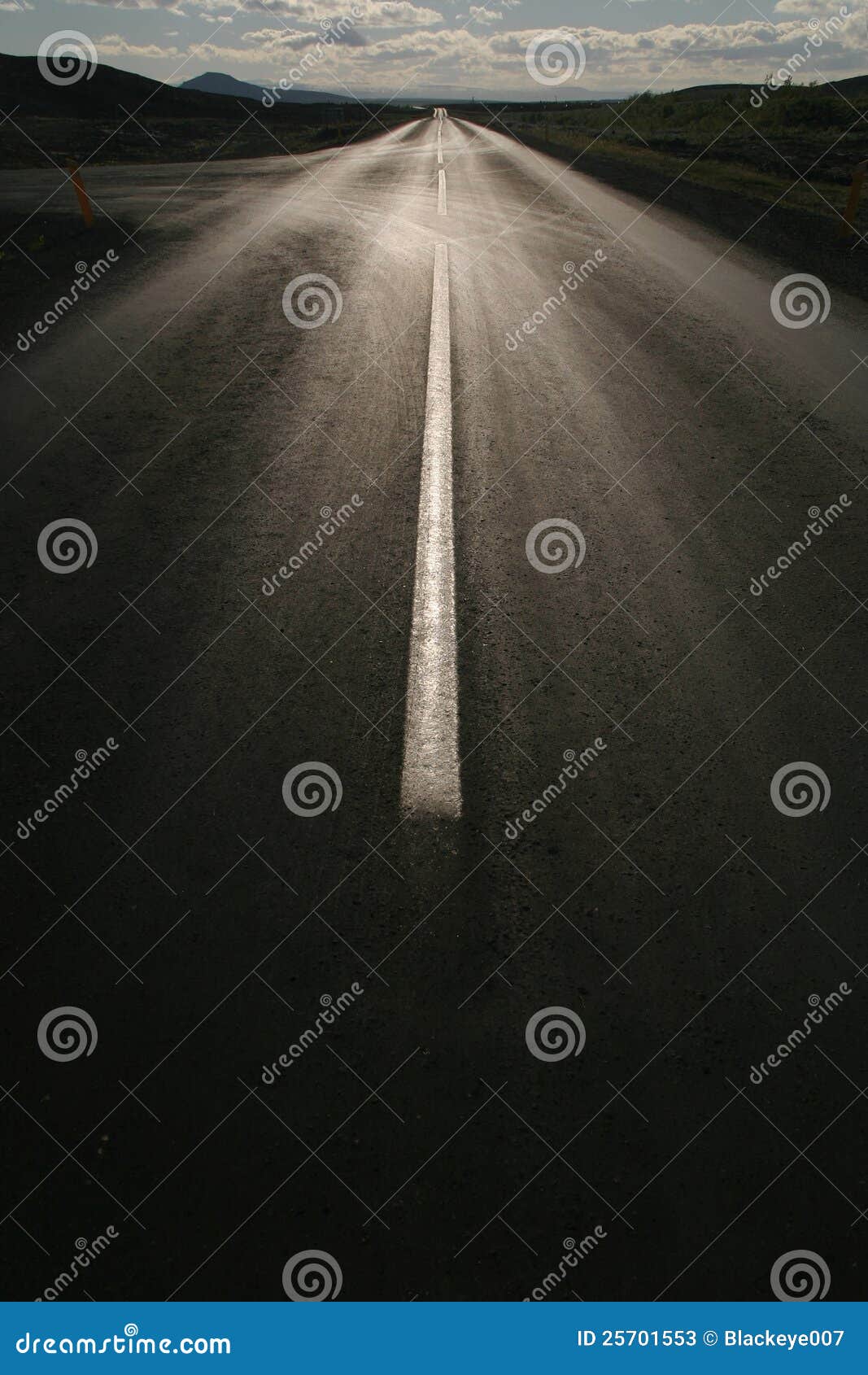 Camino Recto Vacío Contra El Sol Imagen de archivo - Imagen de soledad ...