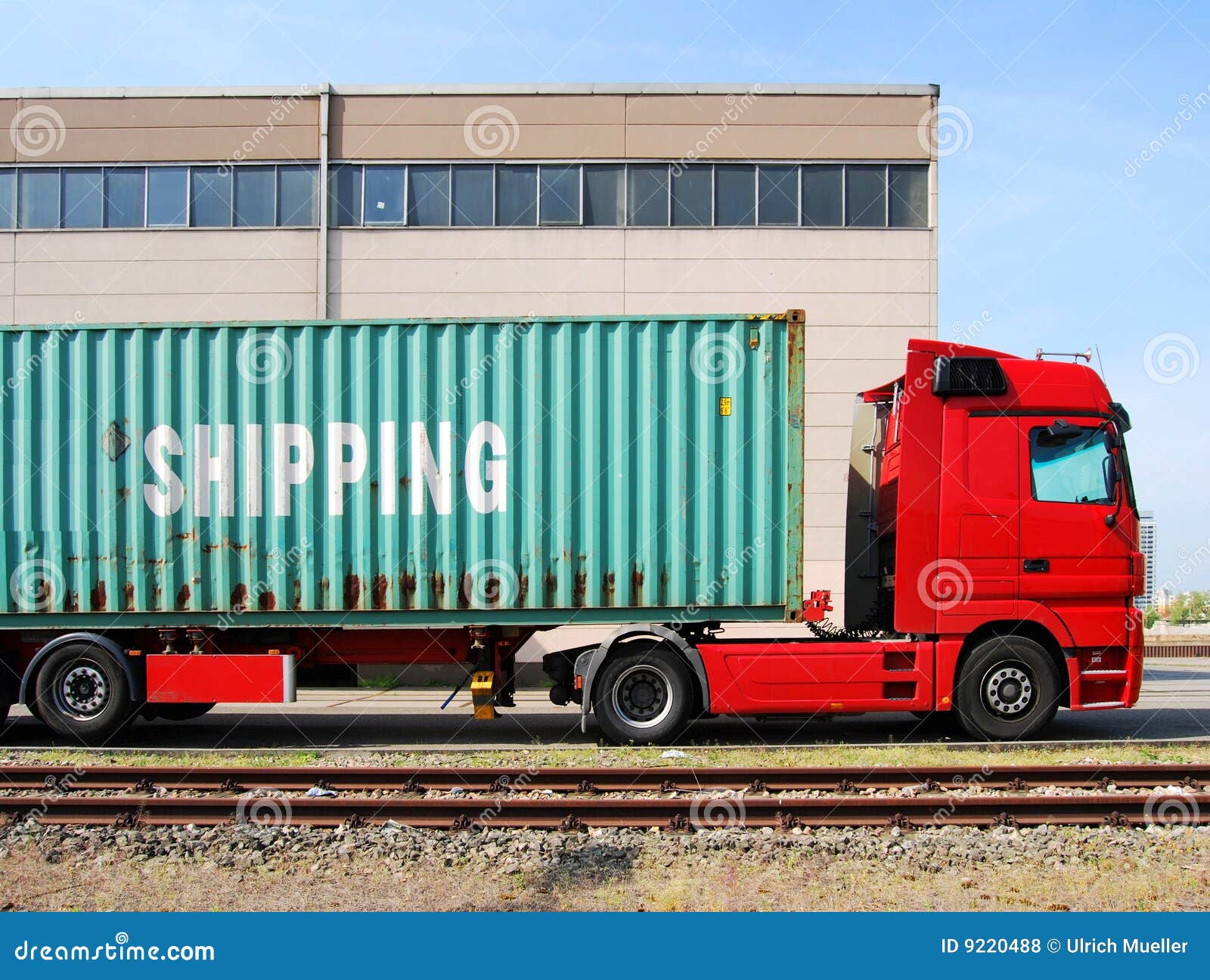 Camion Avec Le Conteneur De Cargaison Photo stock - Image du fret ...