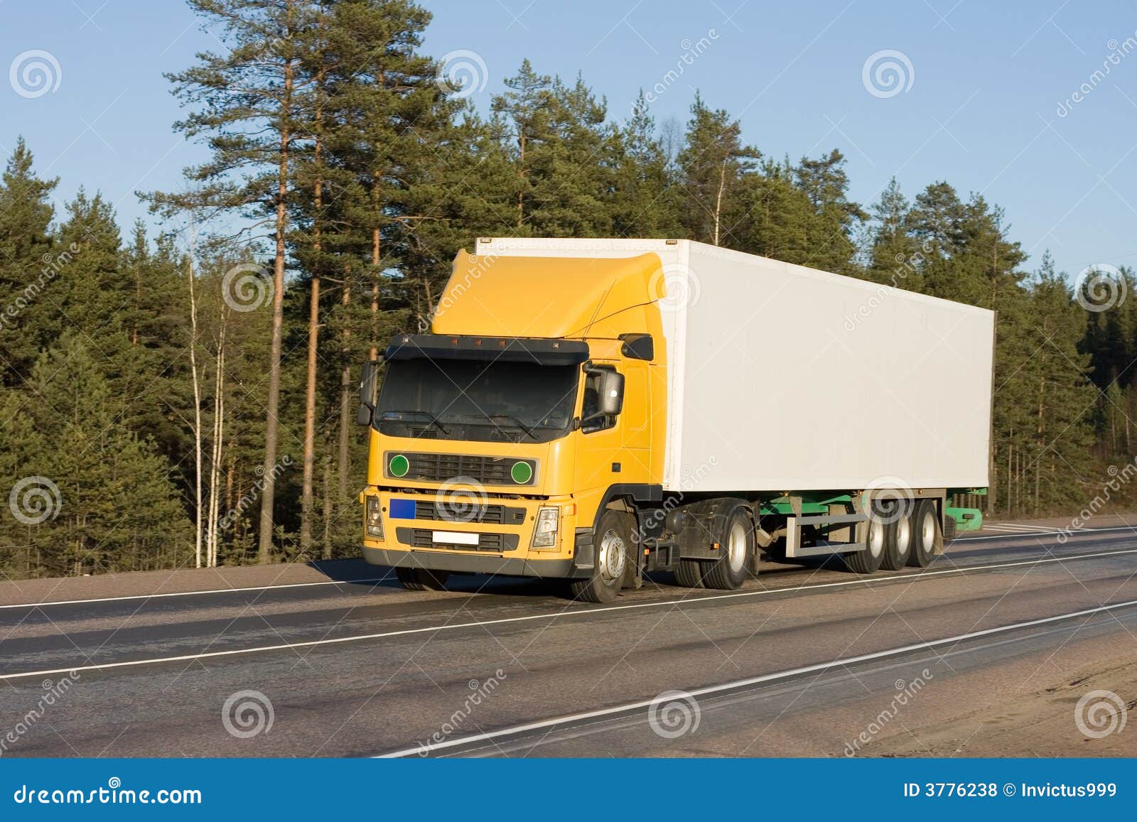Camion Blanc Blanc Jaune De Fourgon De Distribution De Photo stock ...