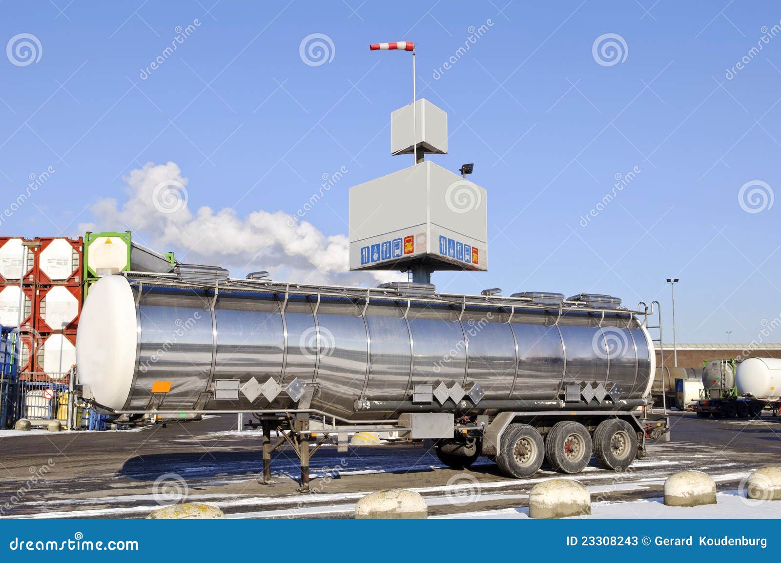 Camion-citerne Aspirateur D'essence Image stock - Image du diesel ...