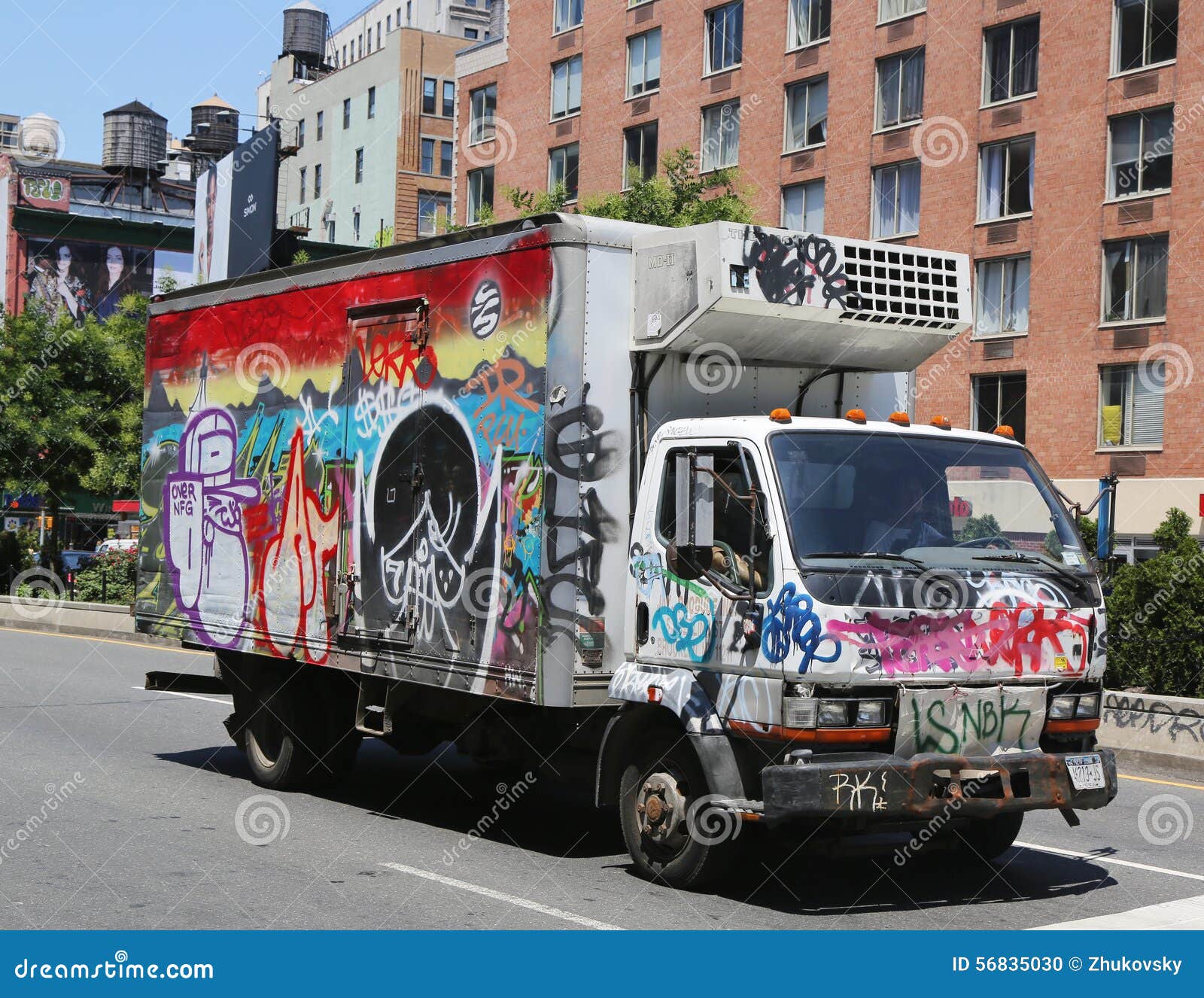 Camion Couvert De Graffiti Dans Le Lower Manhattan Image éditorial ...