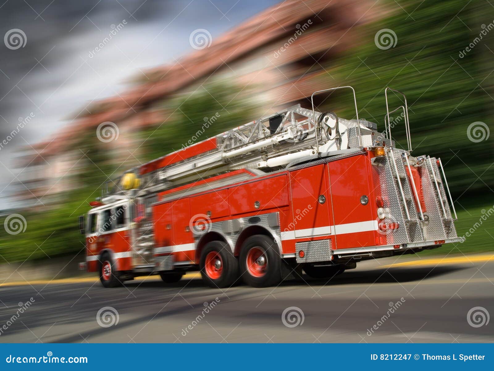 Camion de pompiers image stock. Image du urgence, brouillé - 8212247