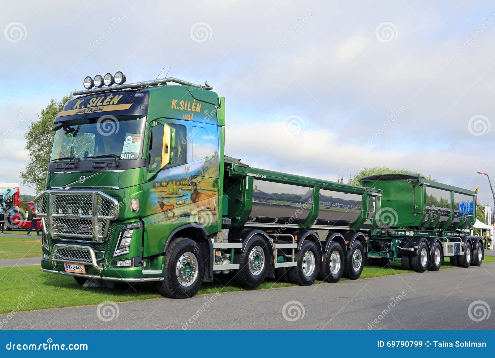 Camion Vert D'exposition De Volvo FH16 750 Image stock éditorial ...