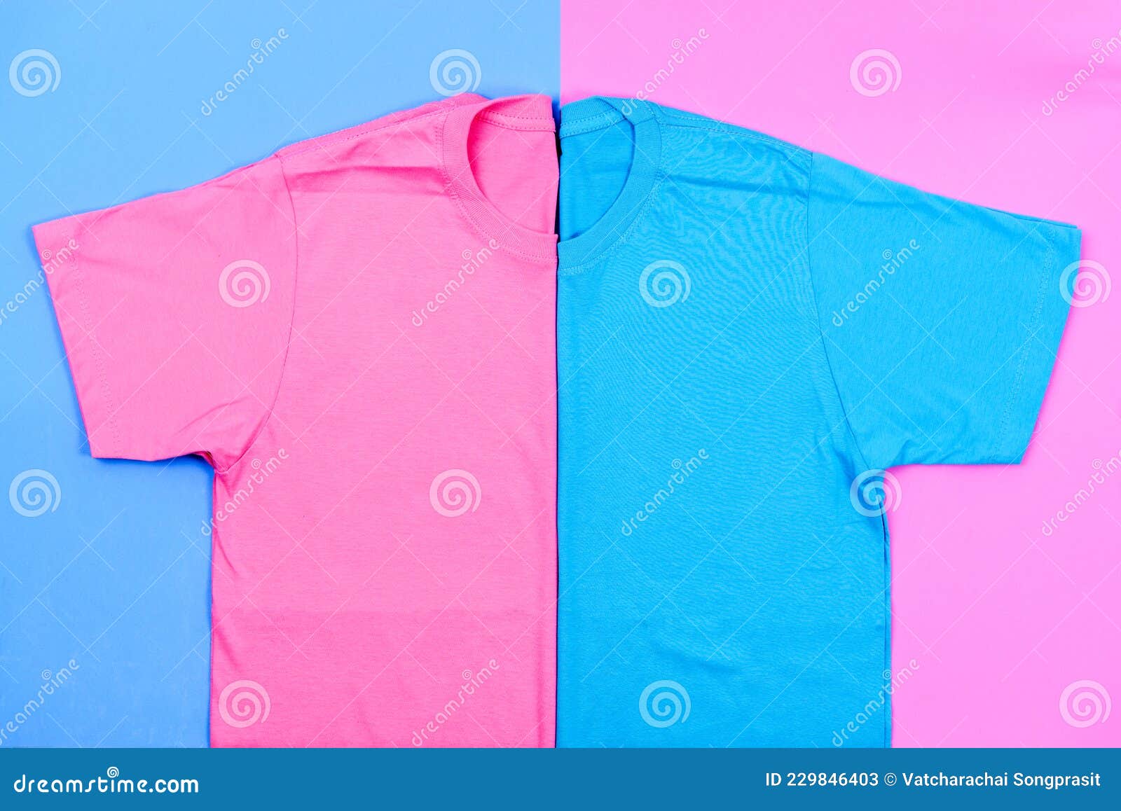 Camiseta Rosa Y Azul Pastel Imagen de archivo - Imagen de talla, ropa ...