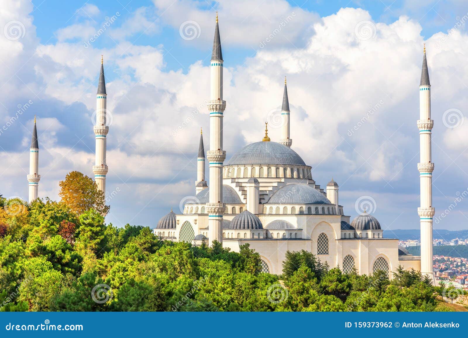 Camlica Mosque of Istanbul, Turkey, Side View Stock Photo - Image of ...