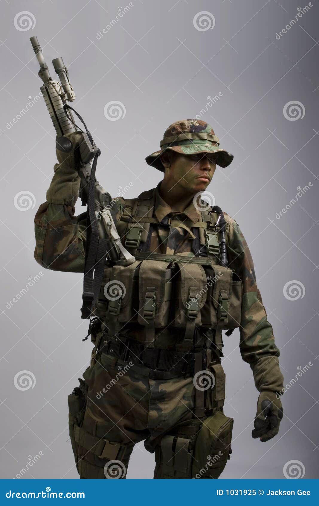 Camo combat army soldier stock image. Image of armed, catpat - 1031925