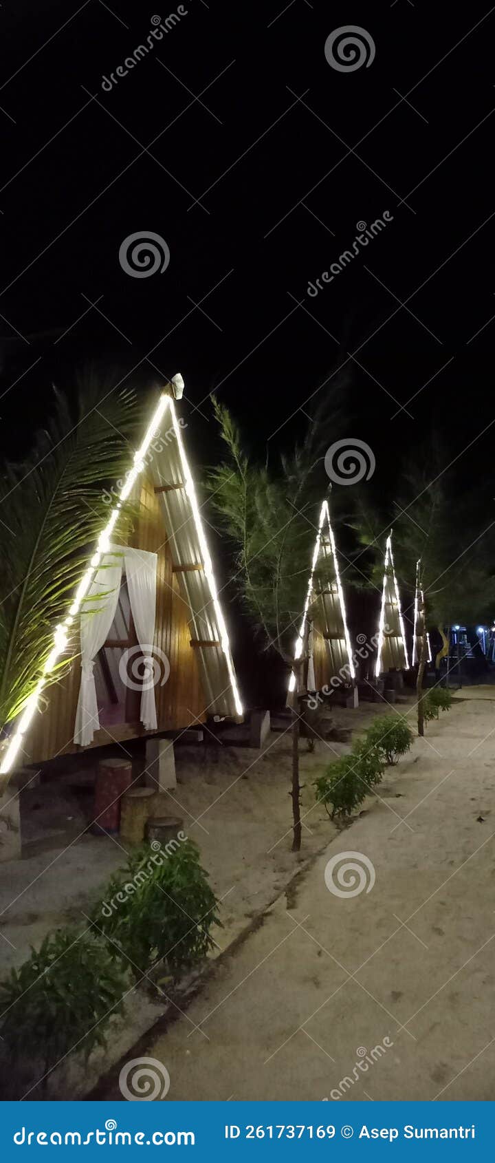 Camp beach night stock image. Image of lighting, beach - 261737169
