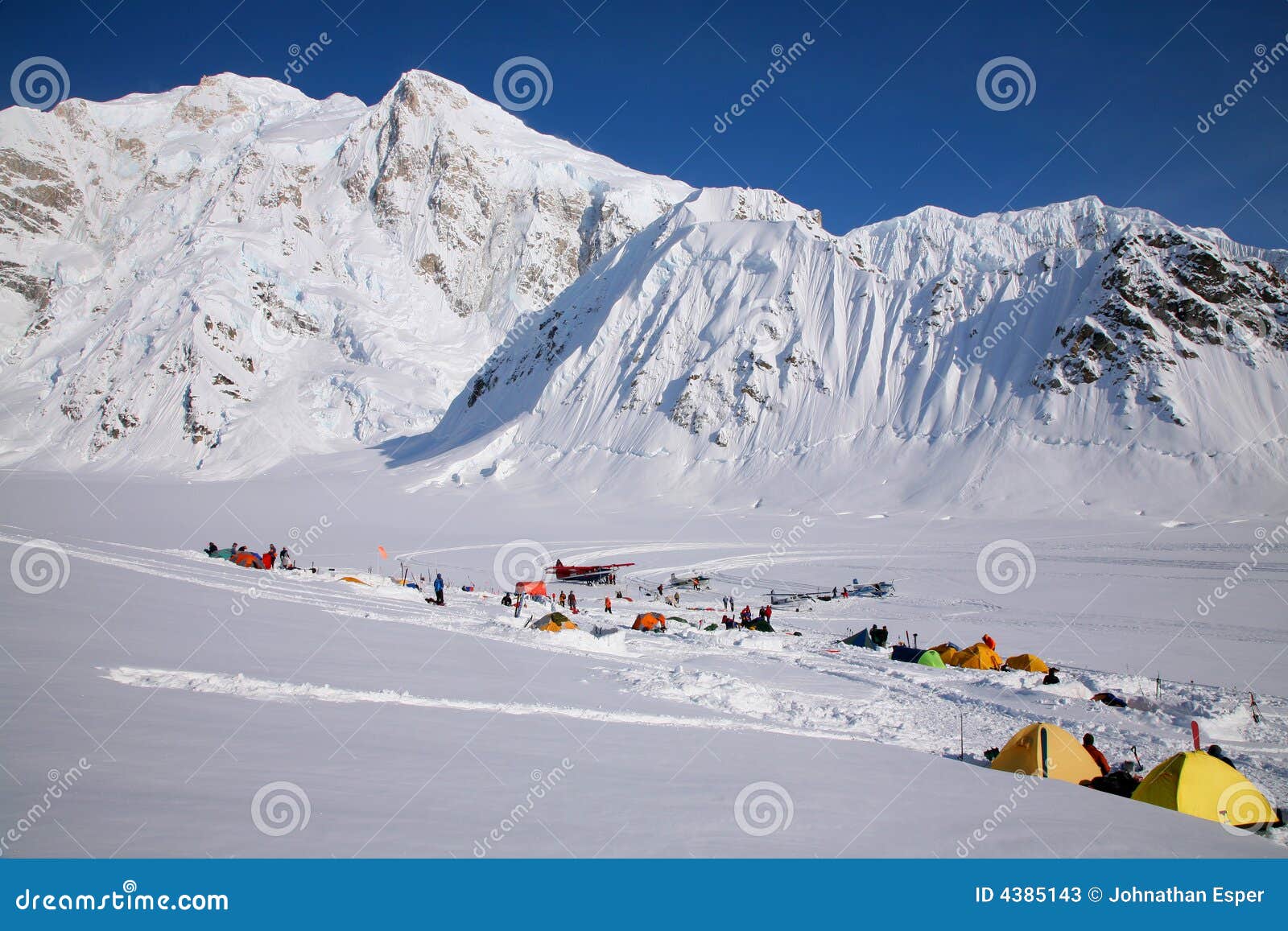 Camp De Base De Denali, Alaska Image stock - Image du lointain ...