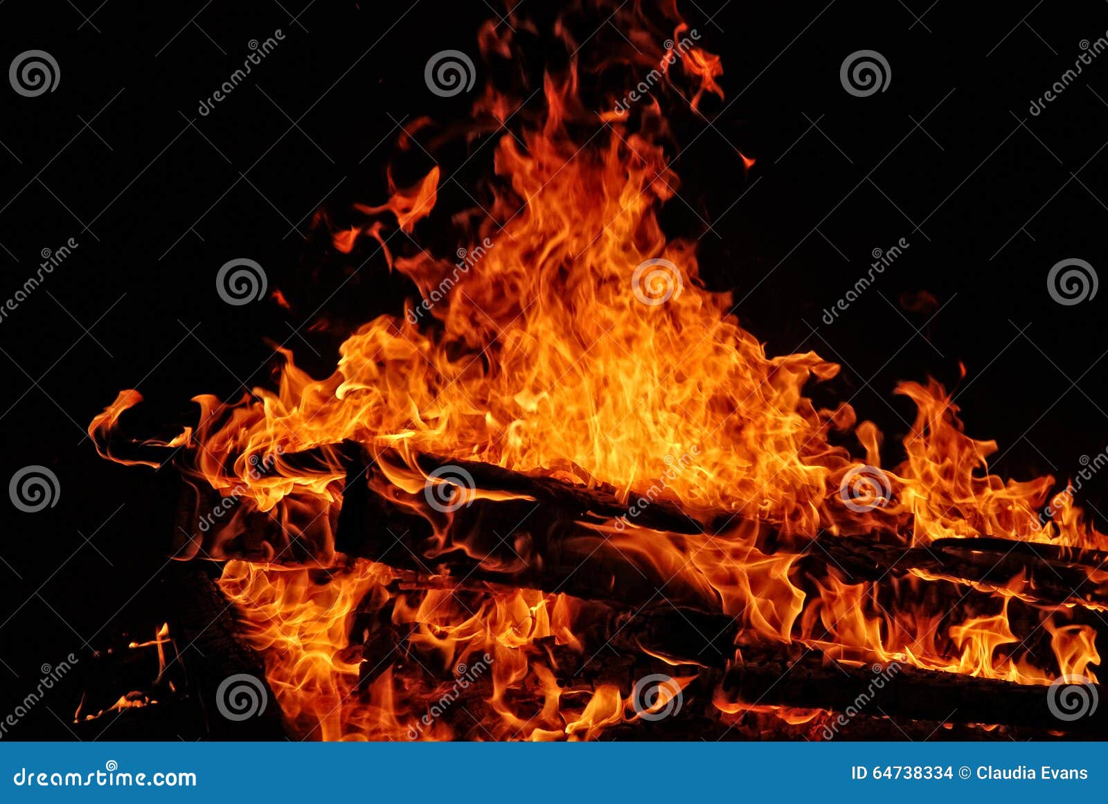 Camp fire in the night stock photo. Image of camp, house - 64738334
