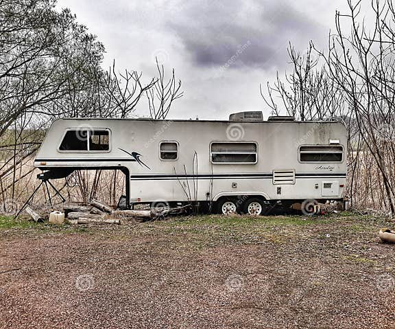 Camper editorial photography. Image of abandoned, camper - 146315522