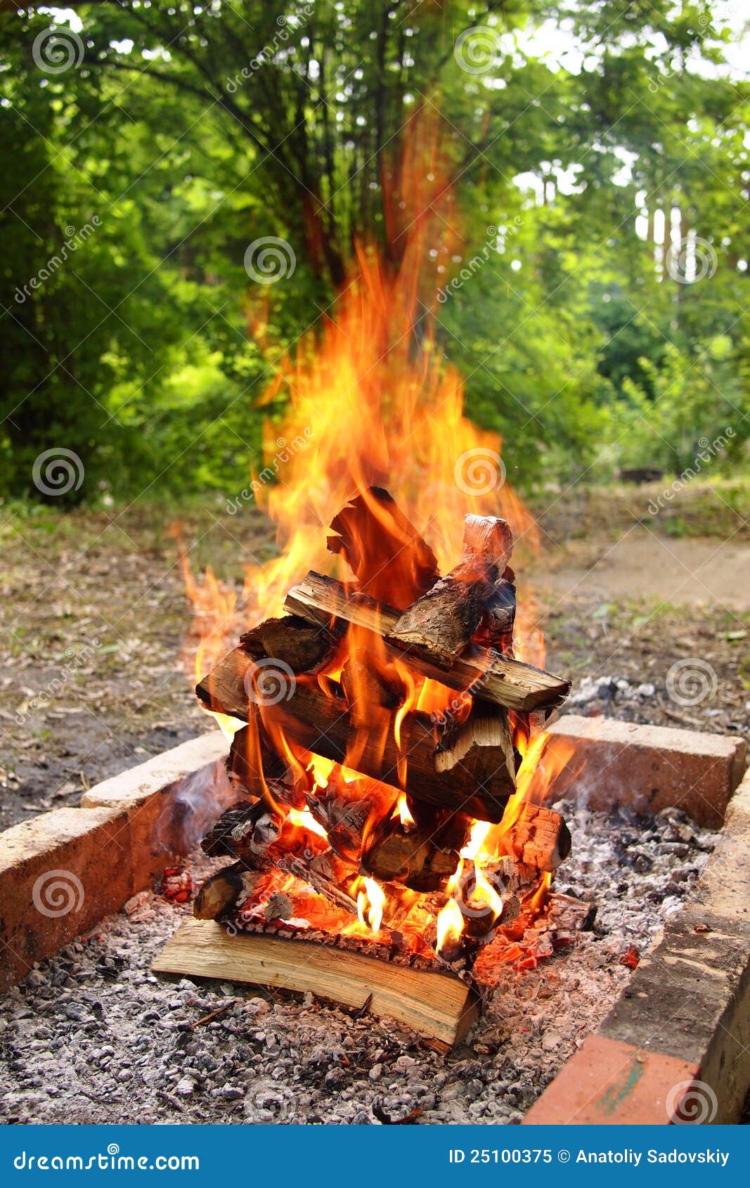 Campfire stock image. Image of summer, sparks, fire, tourism - 25100375