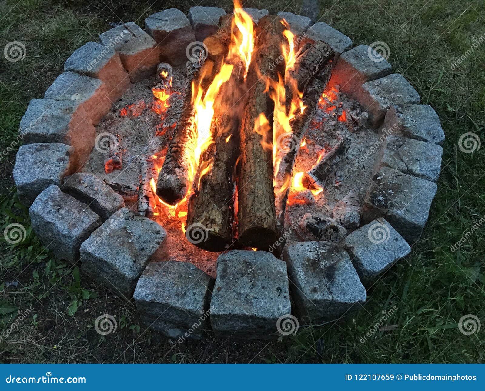Campfire, Grilling, Fire, Barbecue Picture. Image: 122107659