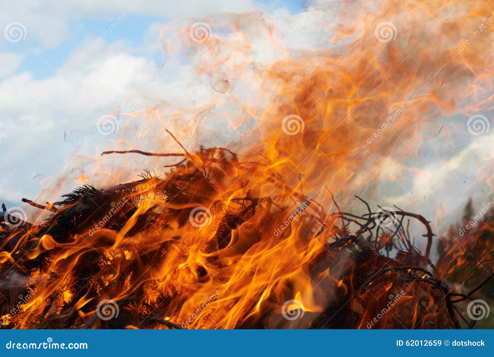 Campfire stock image. Image of burning, bonfire, heat - 62012659