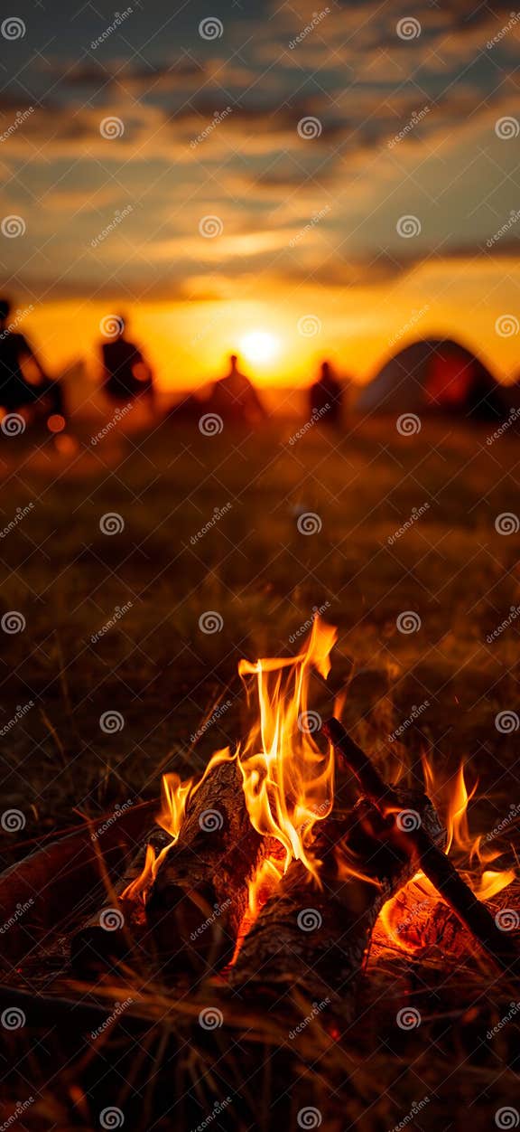 Camping Banner. Fire and Tent at Sunset. Campfire Stock Illustration ...
