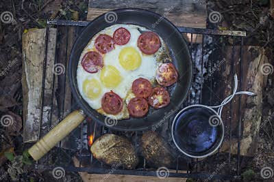 Camping cooking breakfast. stock image. Image of backpack - 76085525