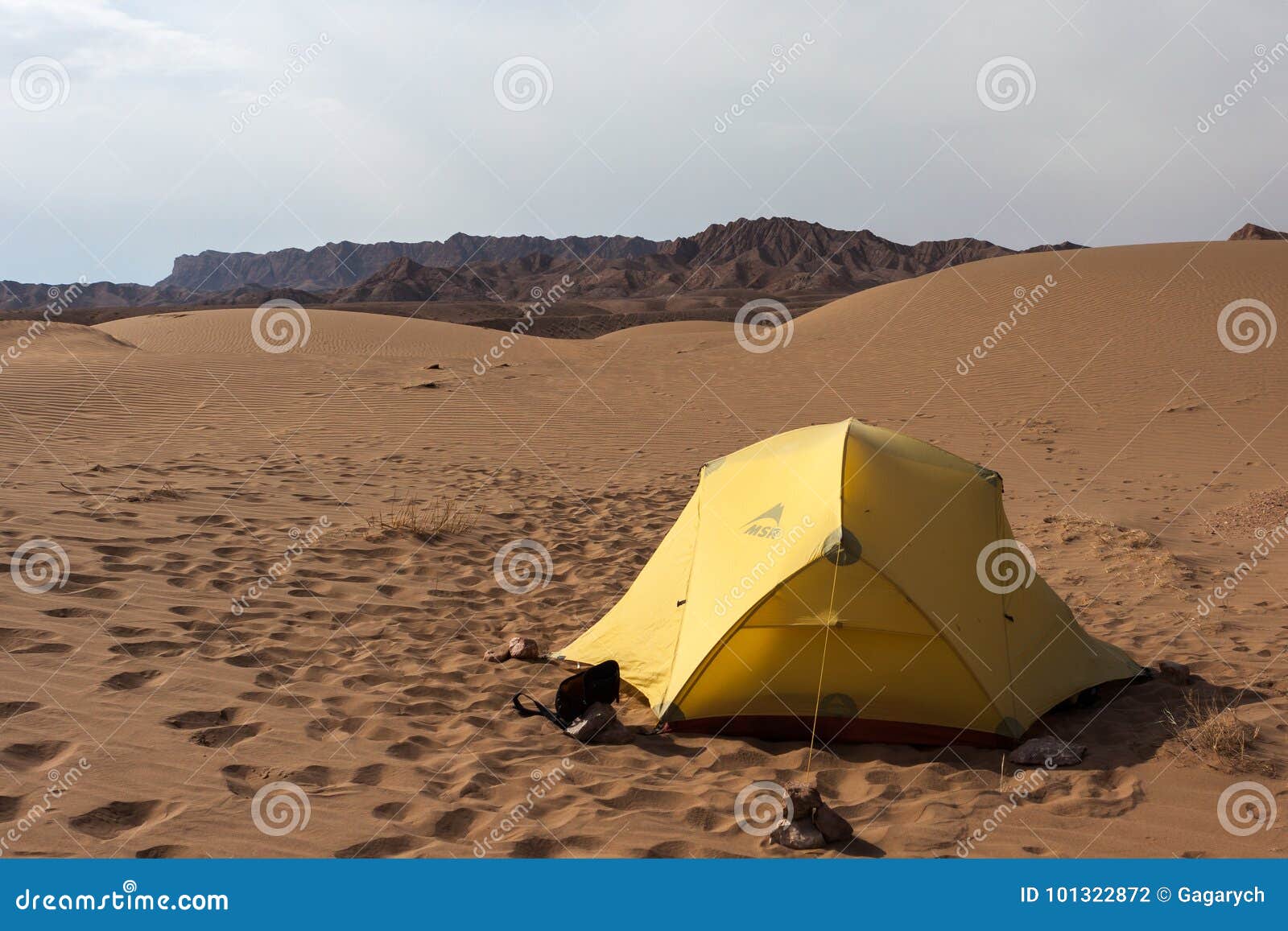 Camping in Dunes, Dasht-e Kavir Desert, Iran. Editorial Photography ...