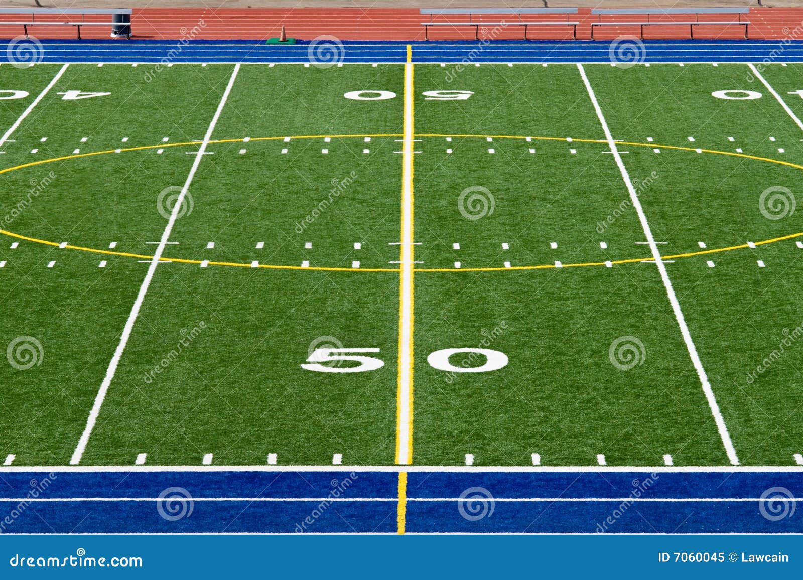 Campo de futebol americano imagem de stock. Imagem de gramado - 7060045