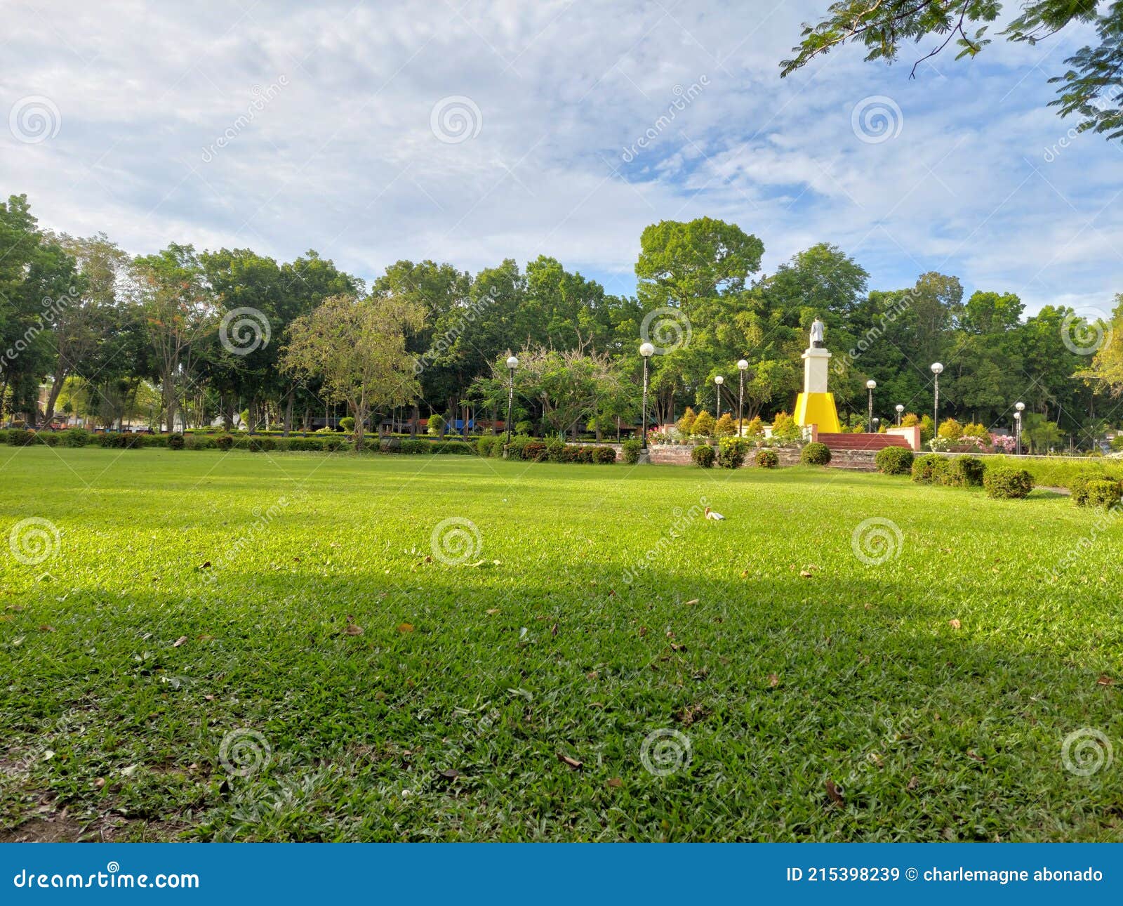 Campo Verde Del Parque Rizal Imagen de archivo - Imagen de césped ...