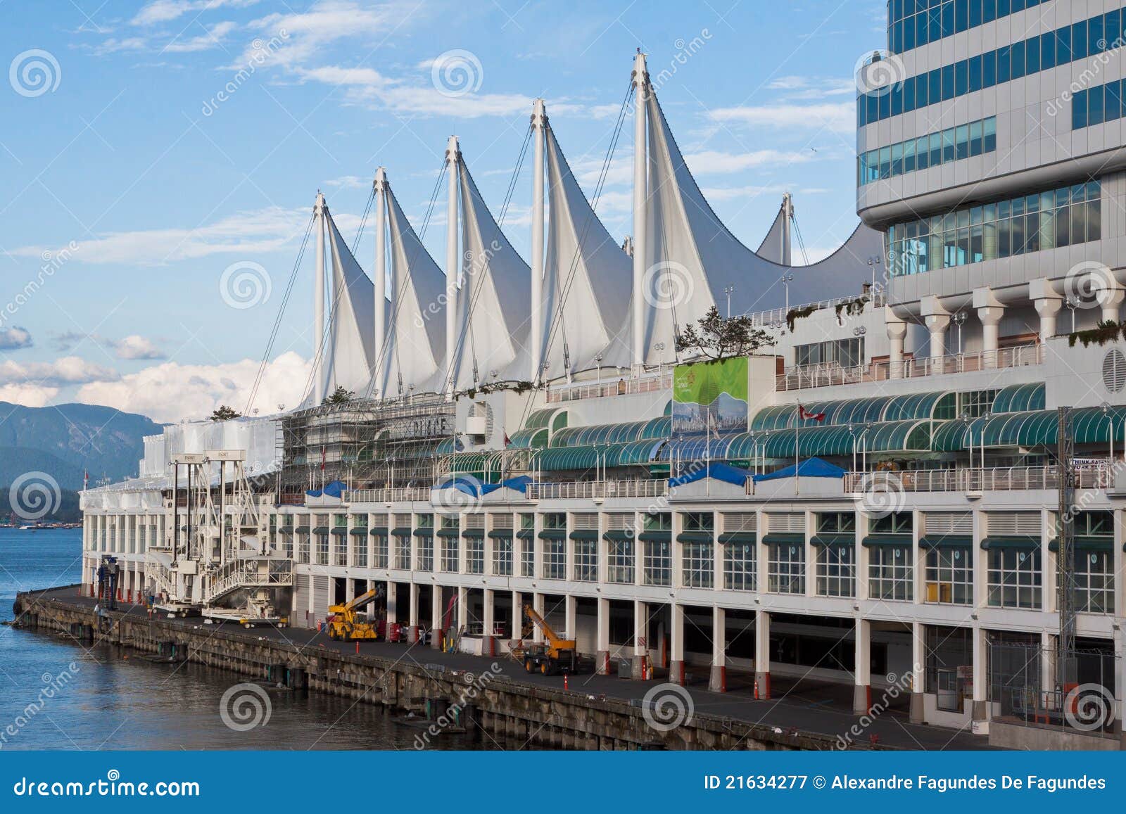 Canada Place in Vancouver editorial photography. Image of downtown ...
