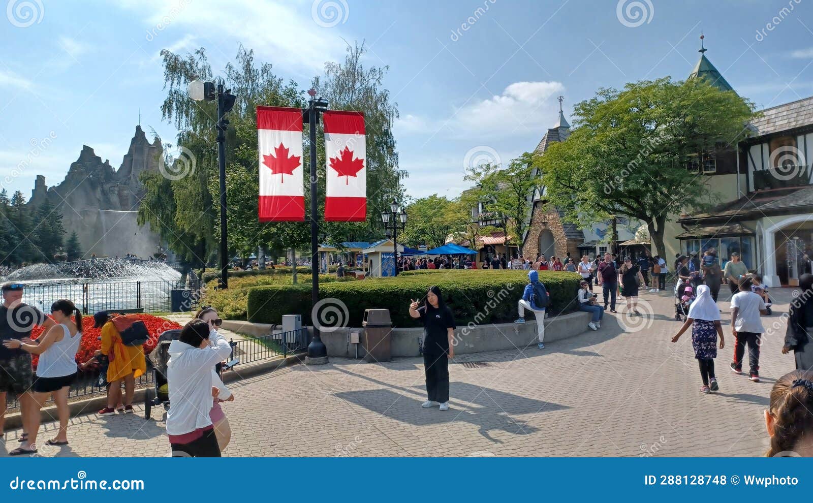 Canada Wonderland in Toronto Editorial Stock Photo - Image of park ...