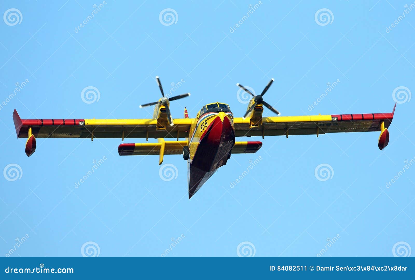 Canadair Fire-fighting Aircraft Stock Image - Image of plane, wings ...