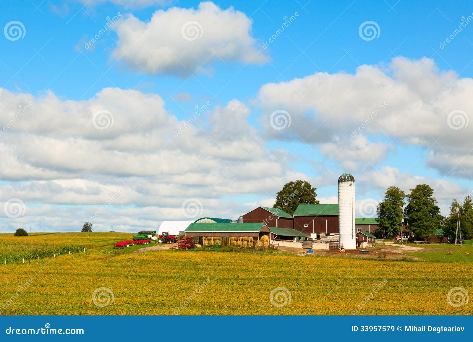 Canadian Country Farm stock image. Image of dramatic - 33957579