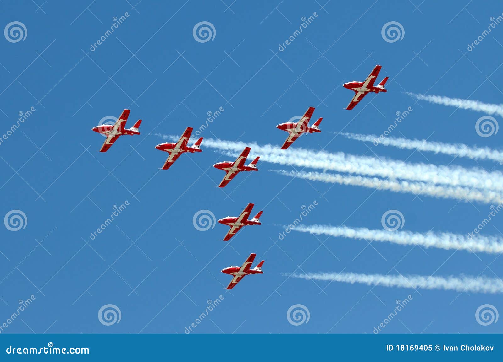 Canadian Snowbirds Aerobatic Team Editorial Image - Image of planes ...
