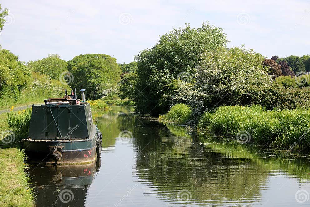 Canal Boat at Side of Lancaster Canal, Lancaster Stock Photo - Image of ...
